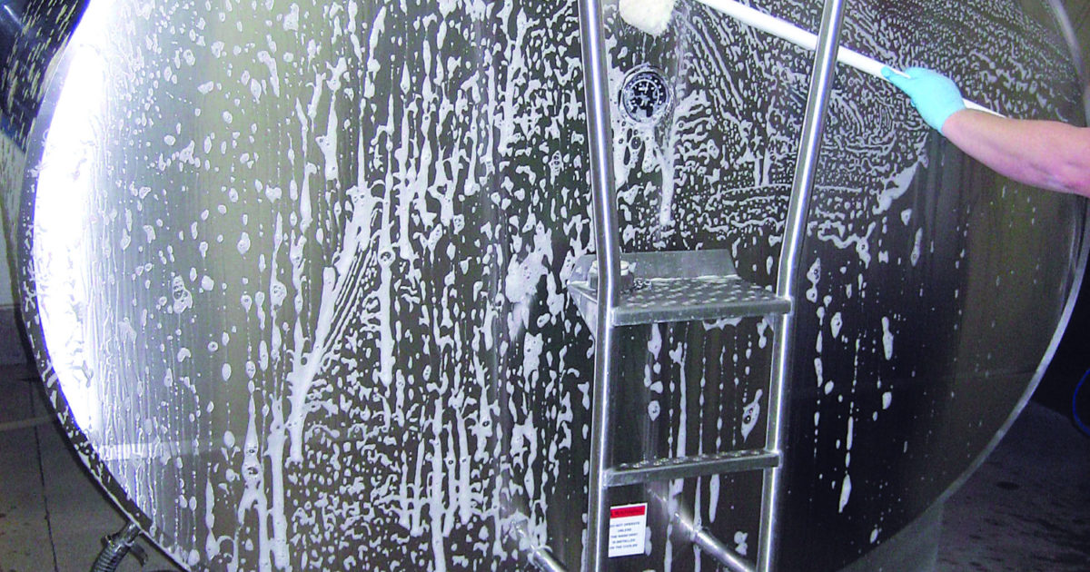 hygiene - clean - parlor equipment - foaming | BouMatic